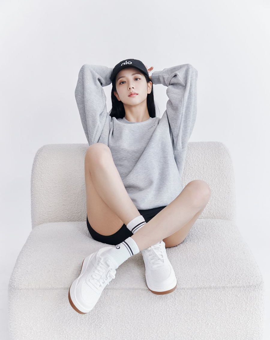 NEW FACE OF ALO YOGA!JISOO MEETS ALO 1